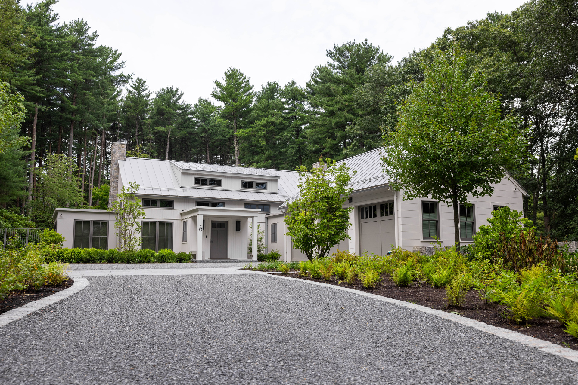 Contemporary Forest Hideaway - ONYX Corporation